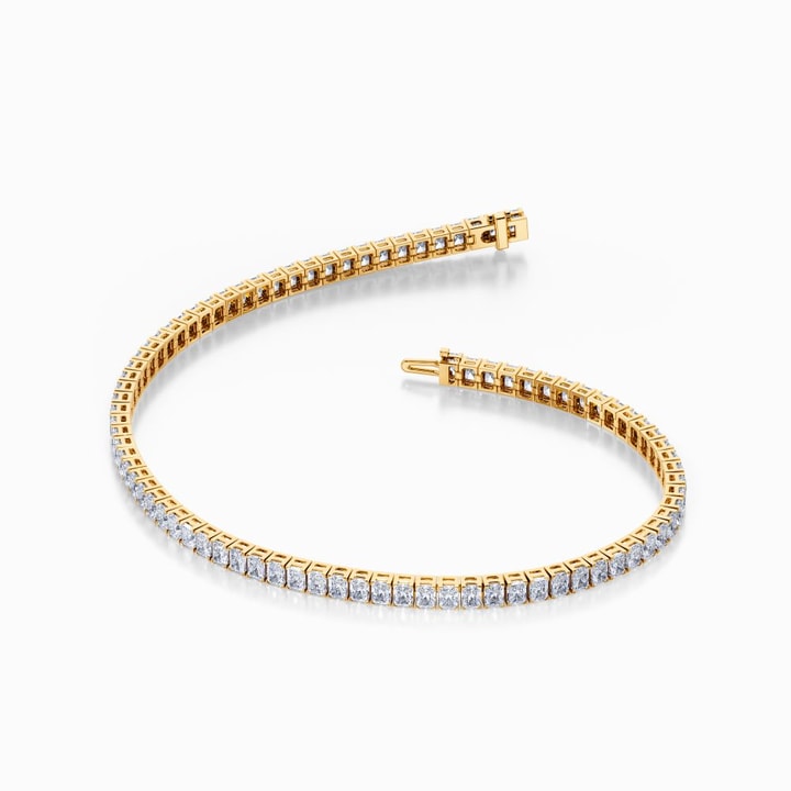 Radiant Lab Diamond Bracelet in Yellow Gold (5 carat)