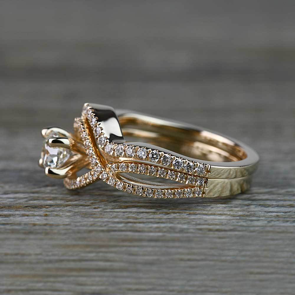 Round Diamond Cross Split Shank Bridal Set in Yellow Gold